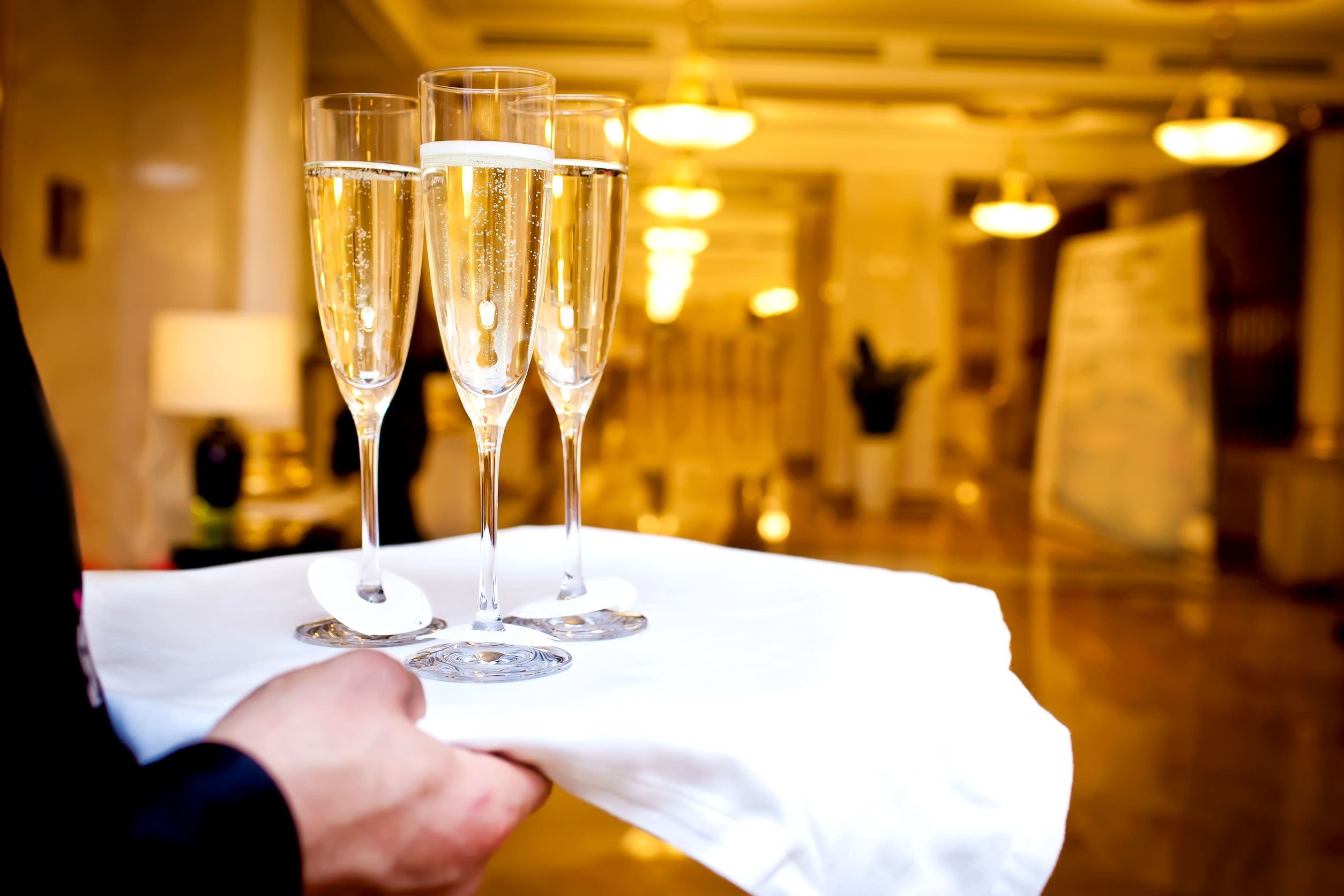 4 Ways to Pick a Good Bar - 99 Travel guide